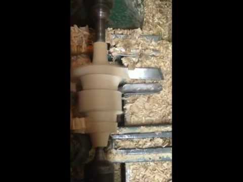 Ahsap (agac)torna, tornaci meshur Ismail usta.(Woodturning)