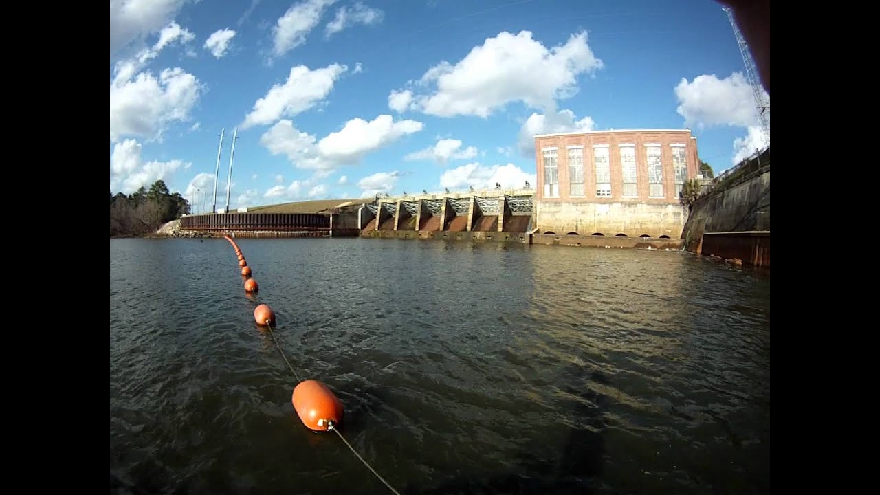 Corn Hydroelectric Dam one turbine running - YouTube