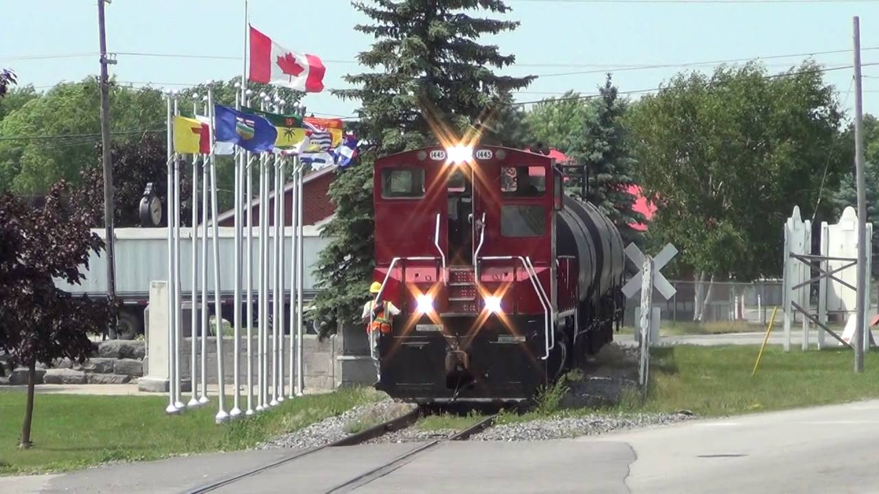 HLCX 1445 MP15AC at Cardinal Ingredion - YouTube