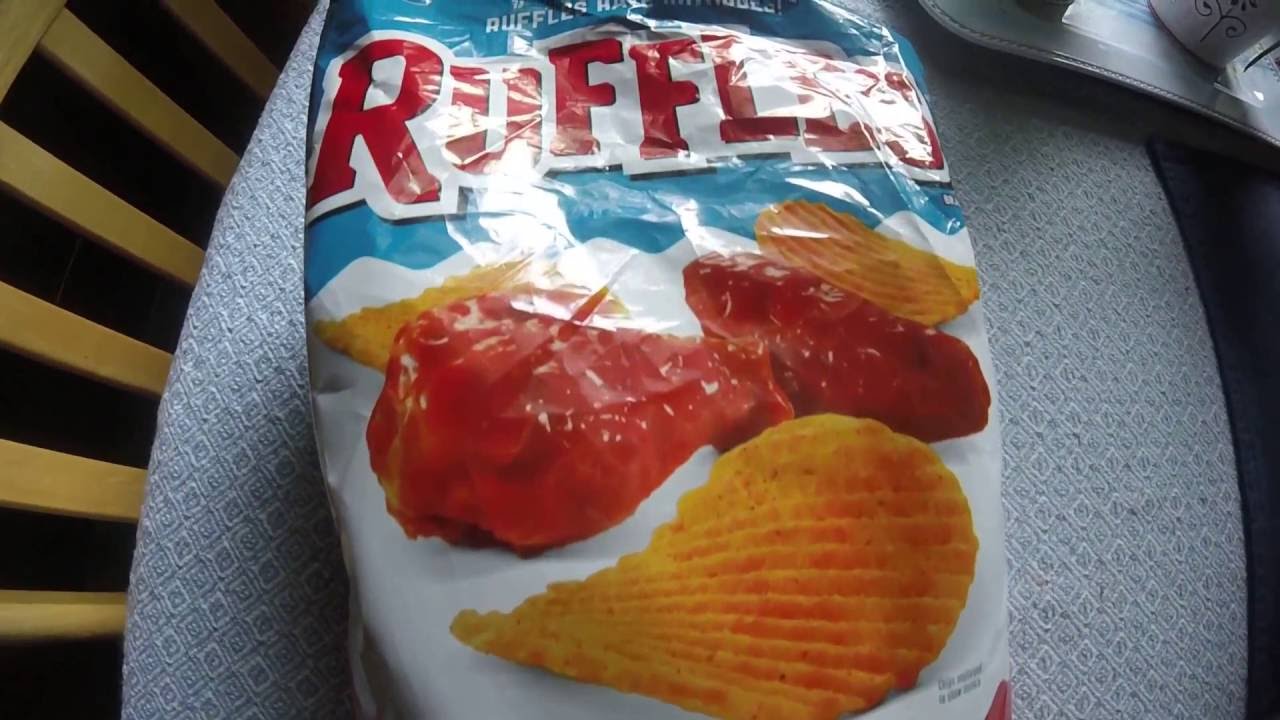 Jamie's Product Reviews/Ruffles Classic Hot Wings Flavored - YouTube