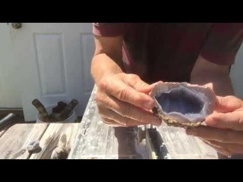 Cutting geode with a tile saw. - YouTube