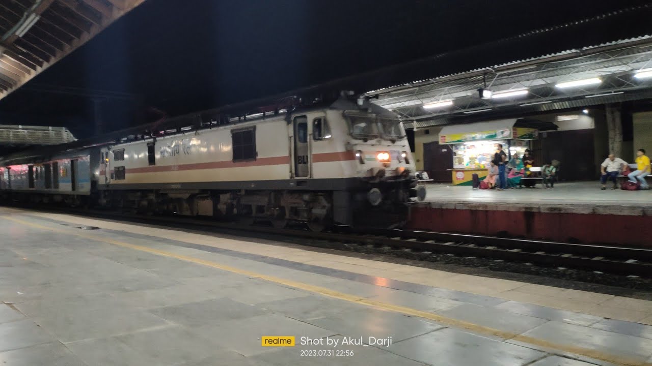 AZIMABAD EXPRESS 12947 | AHEMDABAD PATNA JN.🚆 | Indian Railways |📍 ...