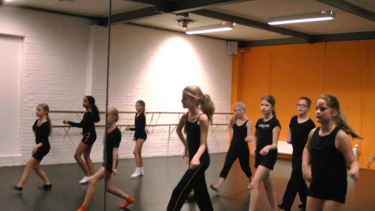 Freestyle Jazz Intermediate 10-12 jaar - YouTube