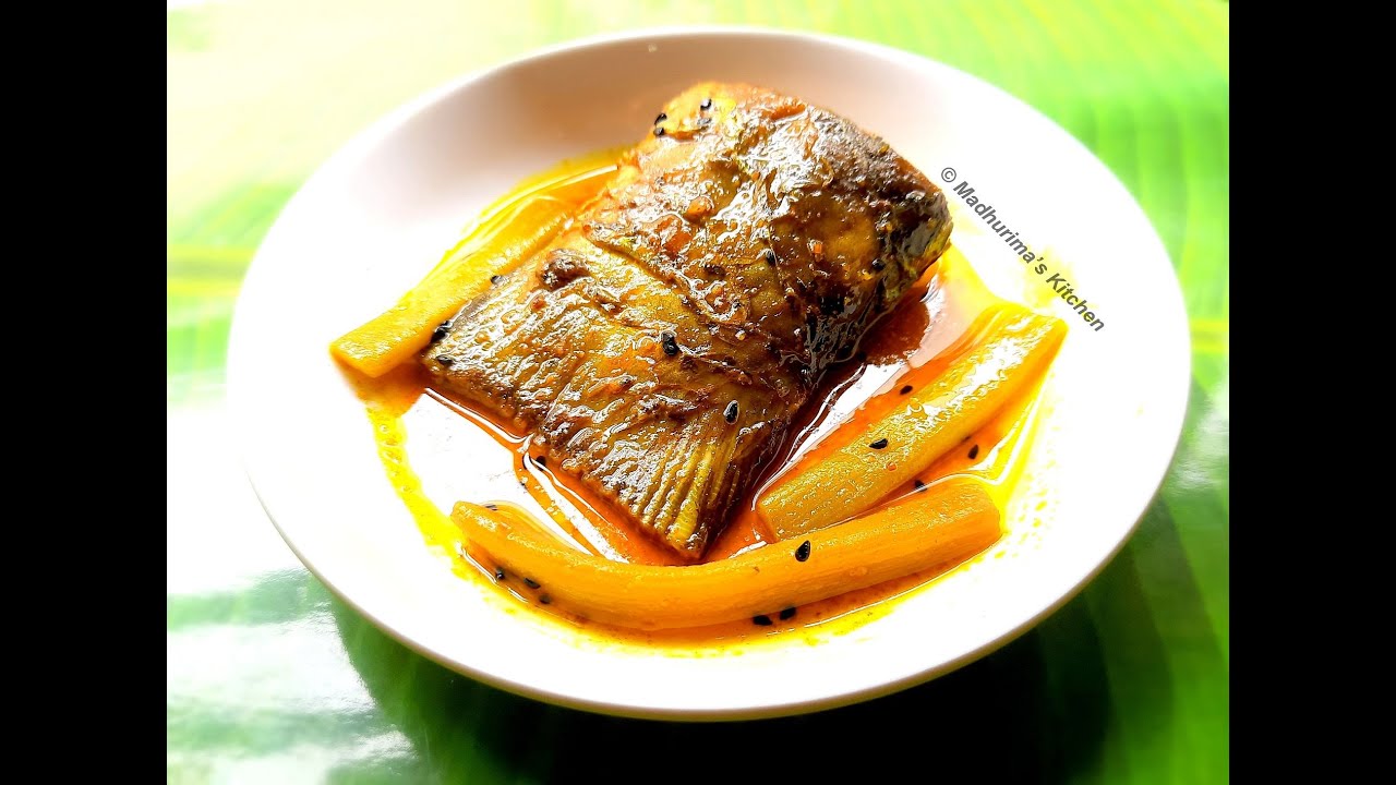 Shapla Die Rui Leja Er Jhol : A Fish Curry prepared with Fish Tail and ...