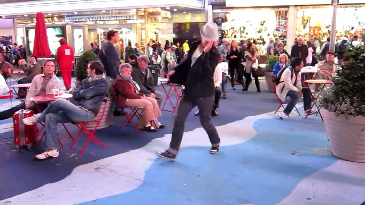 Silent Rave Times Square NYC 2010 10-18-10 - YouTube