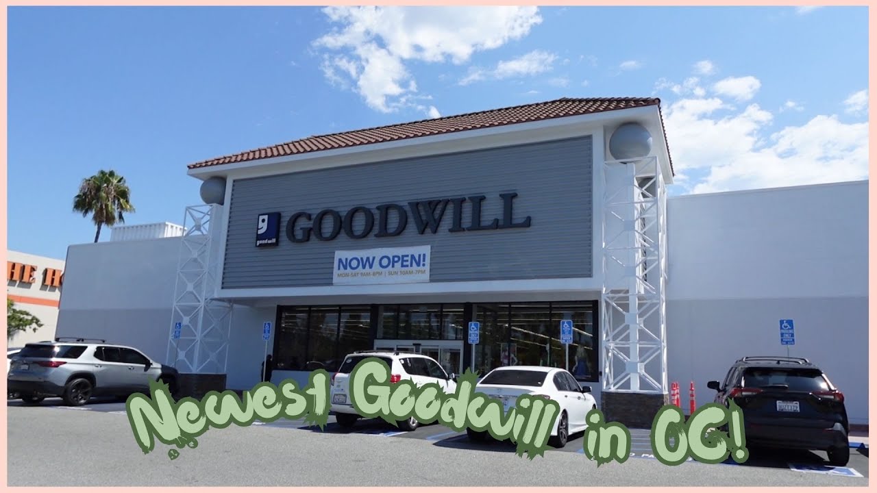 Thrift With Me at the Largest Goodwill in OC! - YouTube