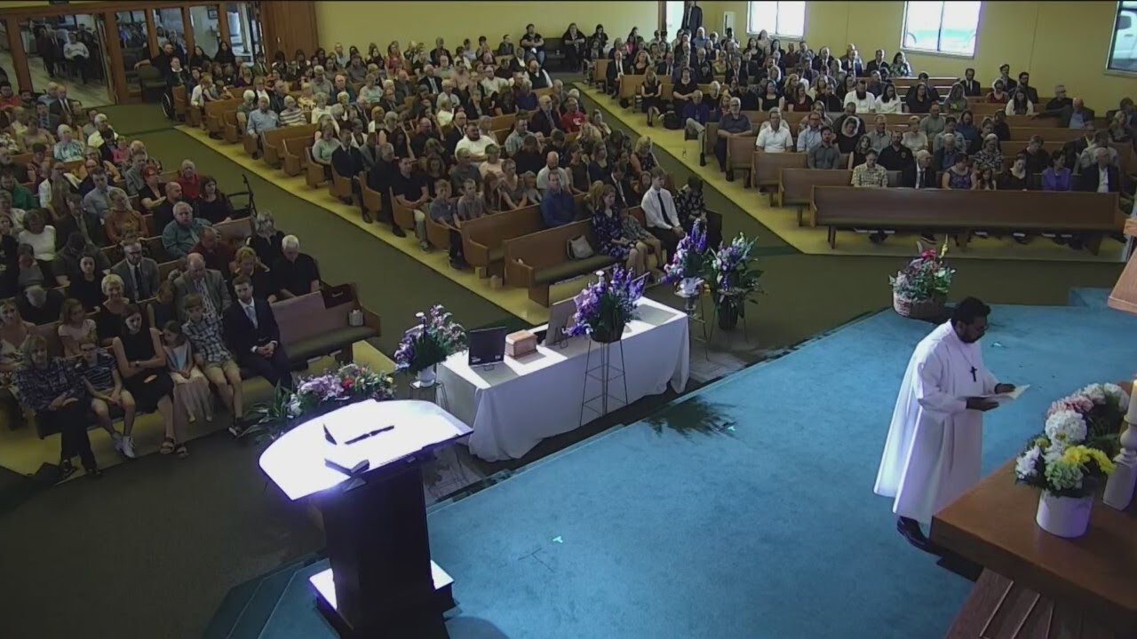Pastor, daughter who died in Necedah house fire memorialized in De Pere ...