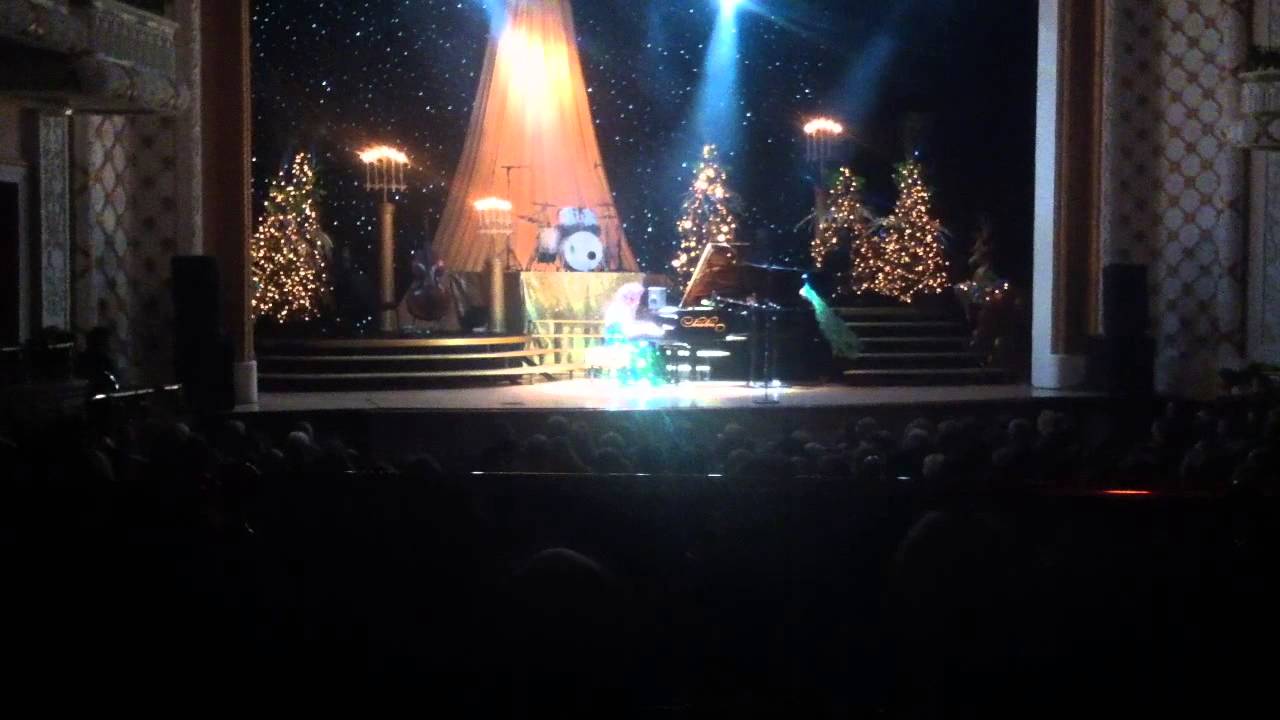 Lorie Line in concert - YouTube