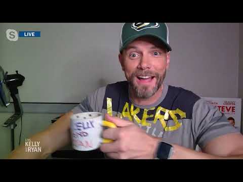 Joel McHale Talks About Hosting \