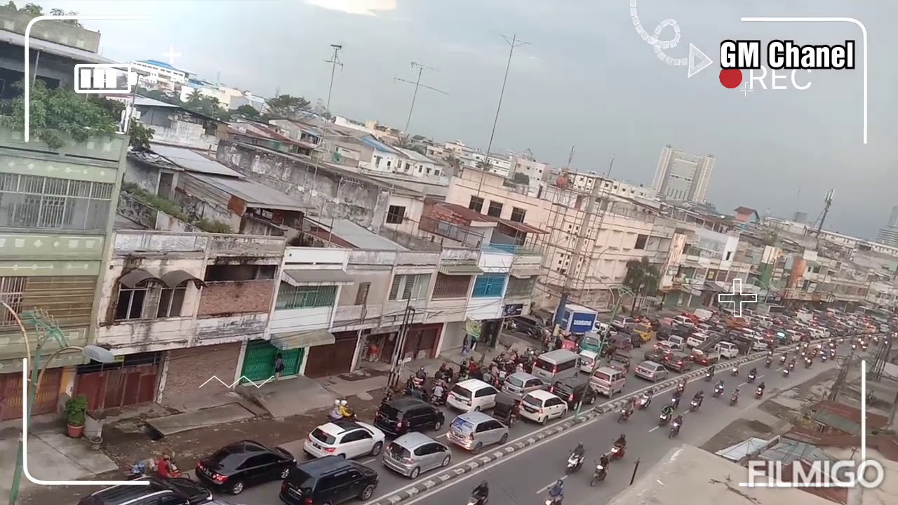 Ratu Macet di kota medan. - YouTube