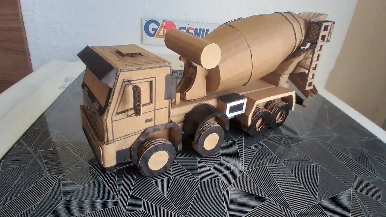 Como fazer a betoneira do caminhão de papelão - YouTube