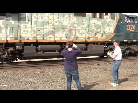 CSX 1776 Spirit of our Armed Forces at Deshler - YouTube