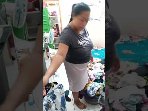 bumil lagi jemur pakaian