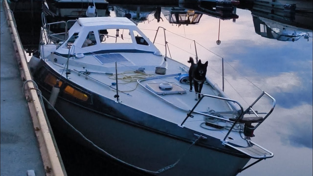 No crane? No problem-DIY Mast lift without a crane using another boat ...