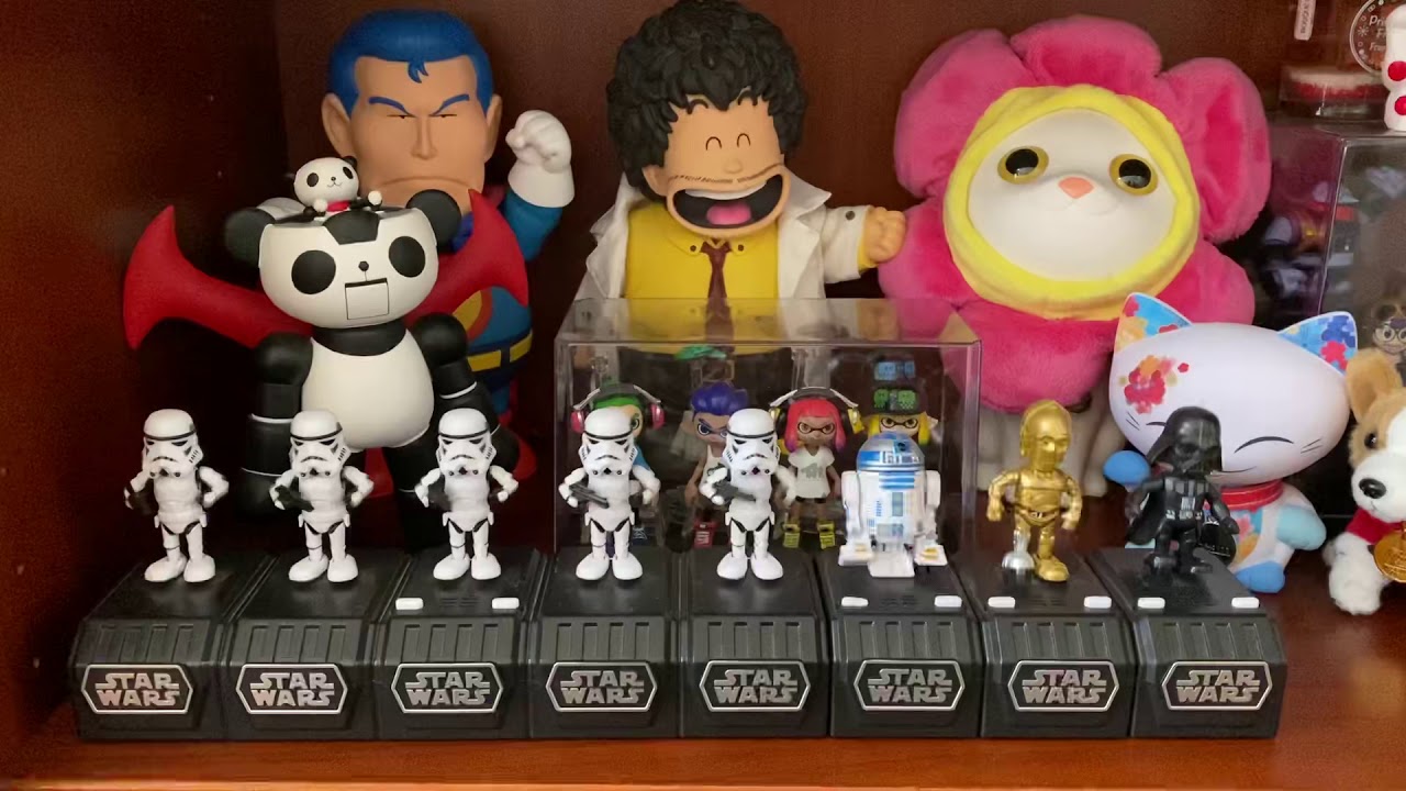 Space opera toys playing Star Wars theme song - YouTube
