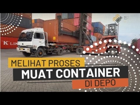 Proses Bongkar Muat Peti Kemas di Depo Container. Menggunakan Alat ...