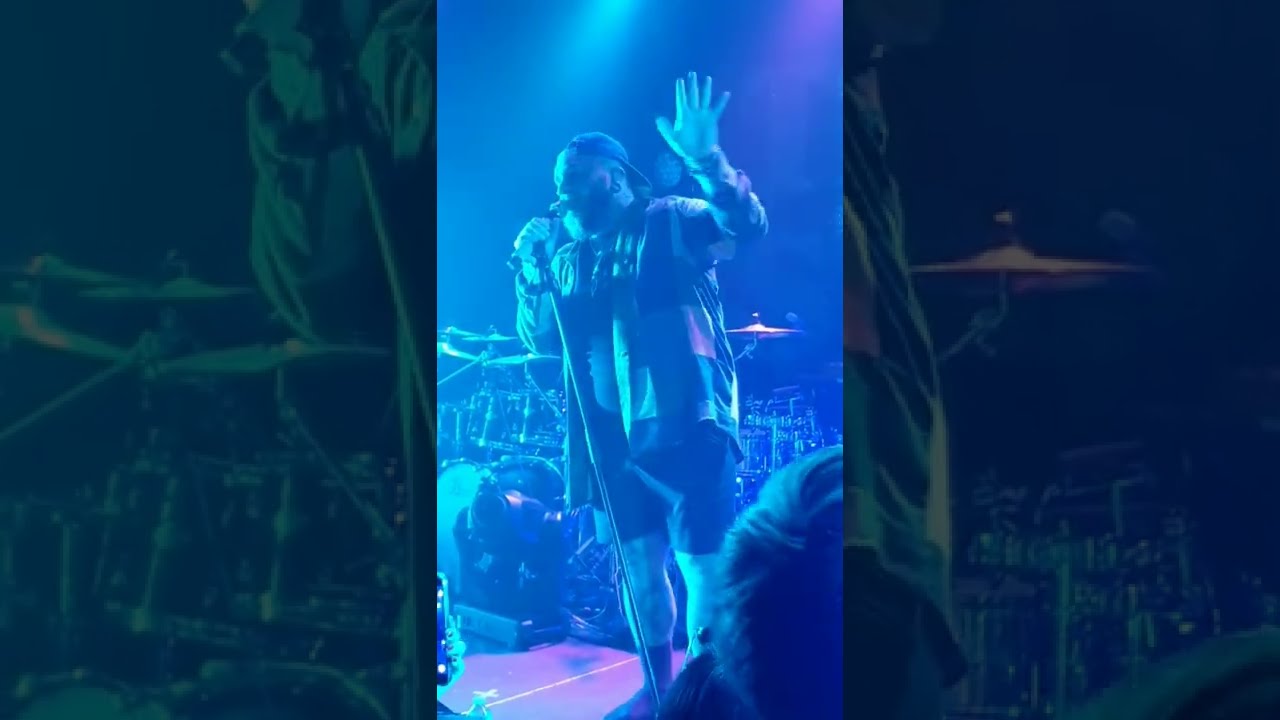 Teddy Swims | Blowin´ Smoke | Tough Love World Tour - YouTube