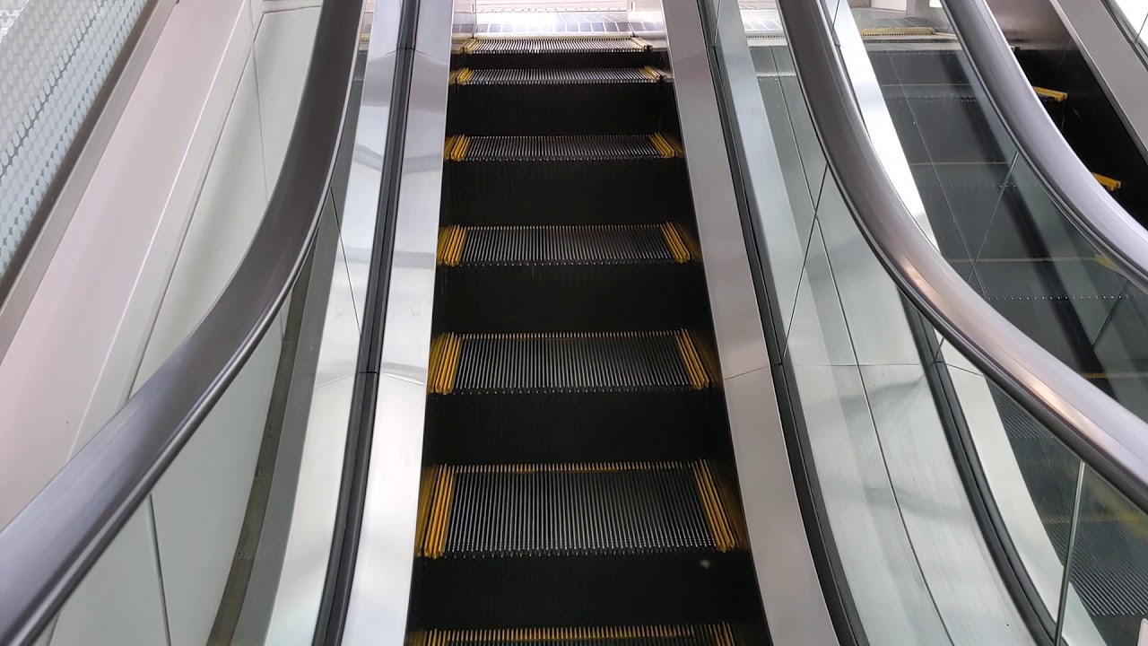 short escalator Japan 🇯🇵 Gunma Ken Takasaki #shorts - YouTube