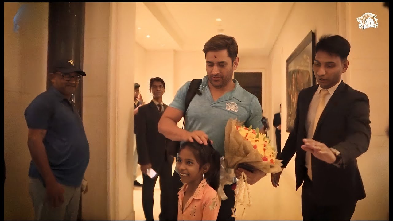 ms dhoni arrives chennai | dhoni entry in chennai airport | ms dhoni ...