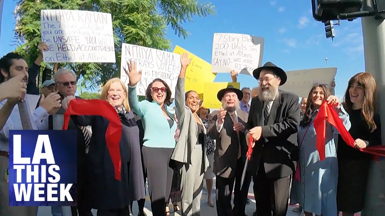 Sherman Oaks New Traffic Signal Installation - YouTube