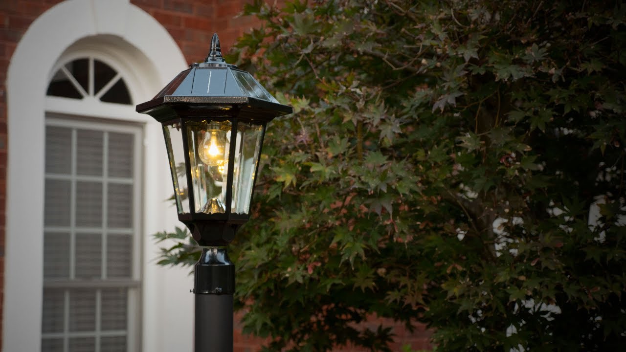 Windsor Bulb Solar Lamp Post – Single Lamp | Solar Lights for Any ...