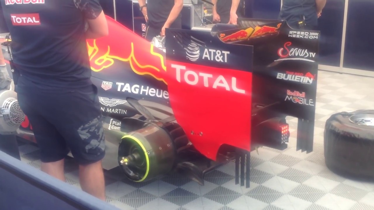 F1 V8 car RB8 (Red Bull 2012) fire up, AMAZING and LOUD V8 engine SOUND ...