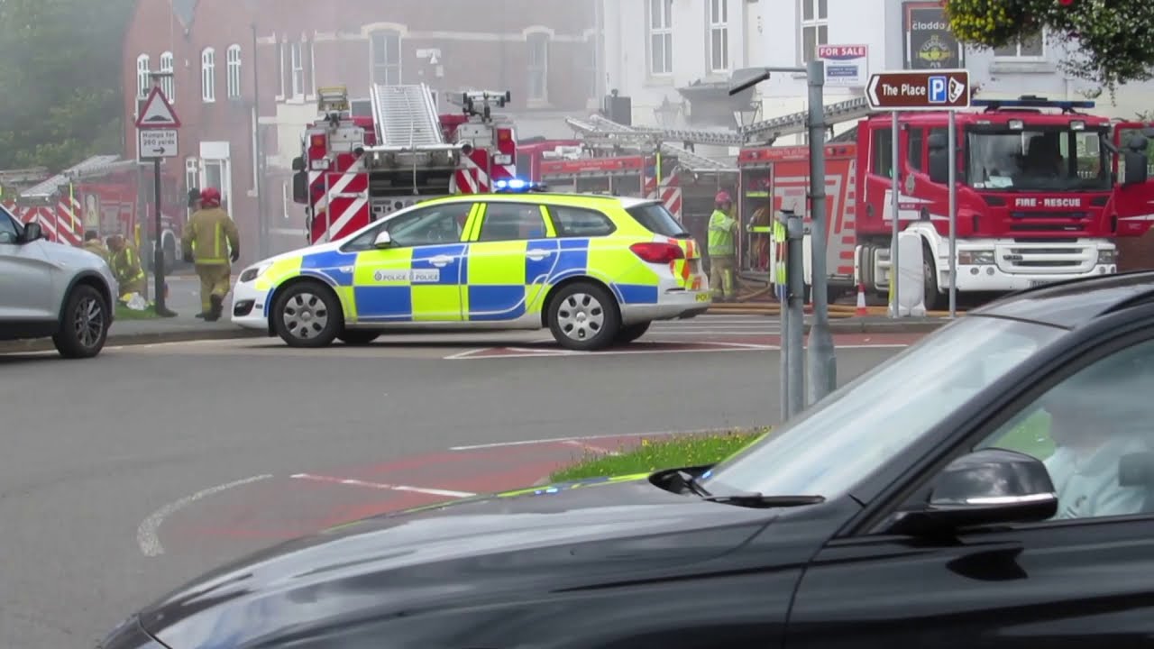Oakengates Fire at Claddagh Pub 2015. - YouTube