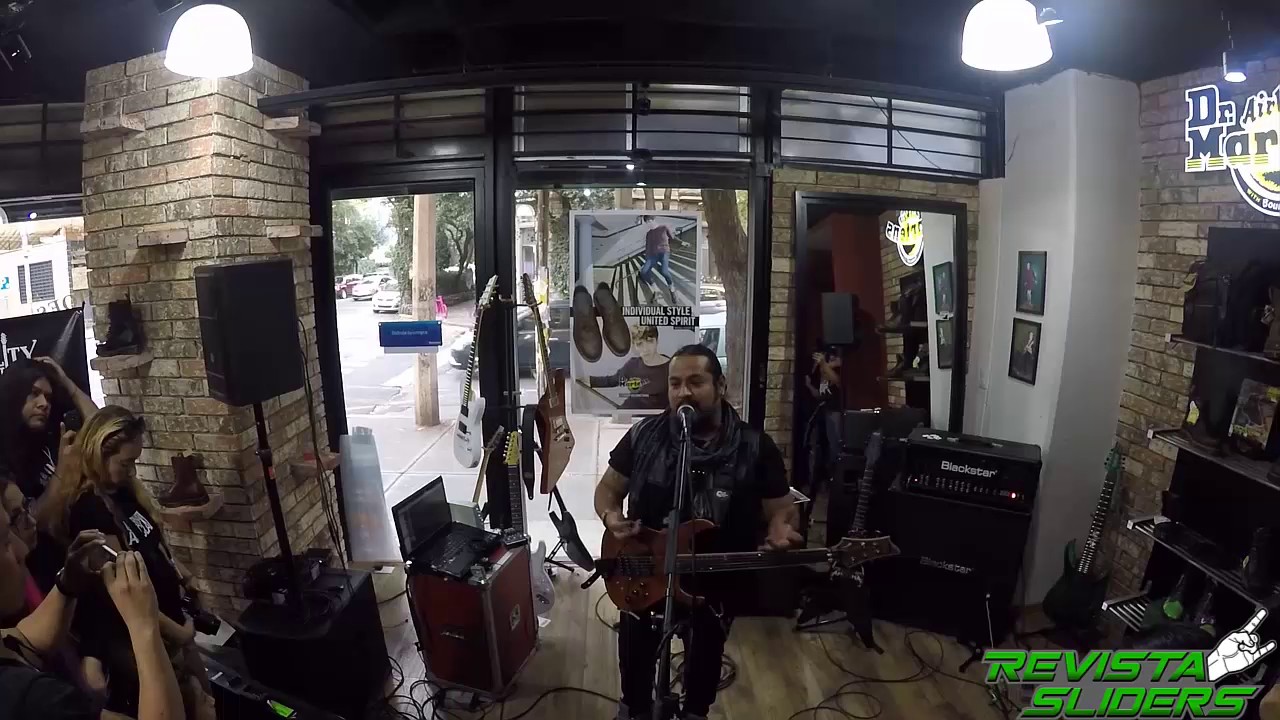 DAVID OLEA de SALVADOR Y LOS EONES en vivo por REVISTA SLIDERS - YouTube