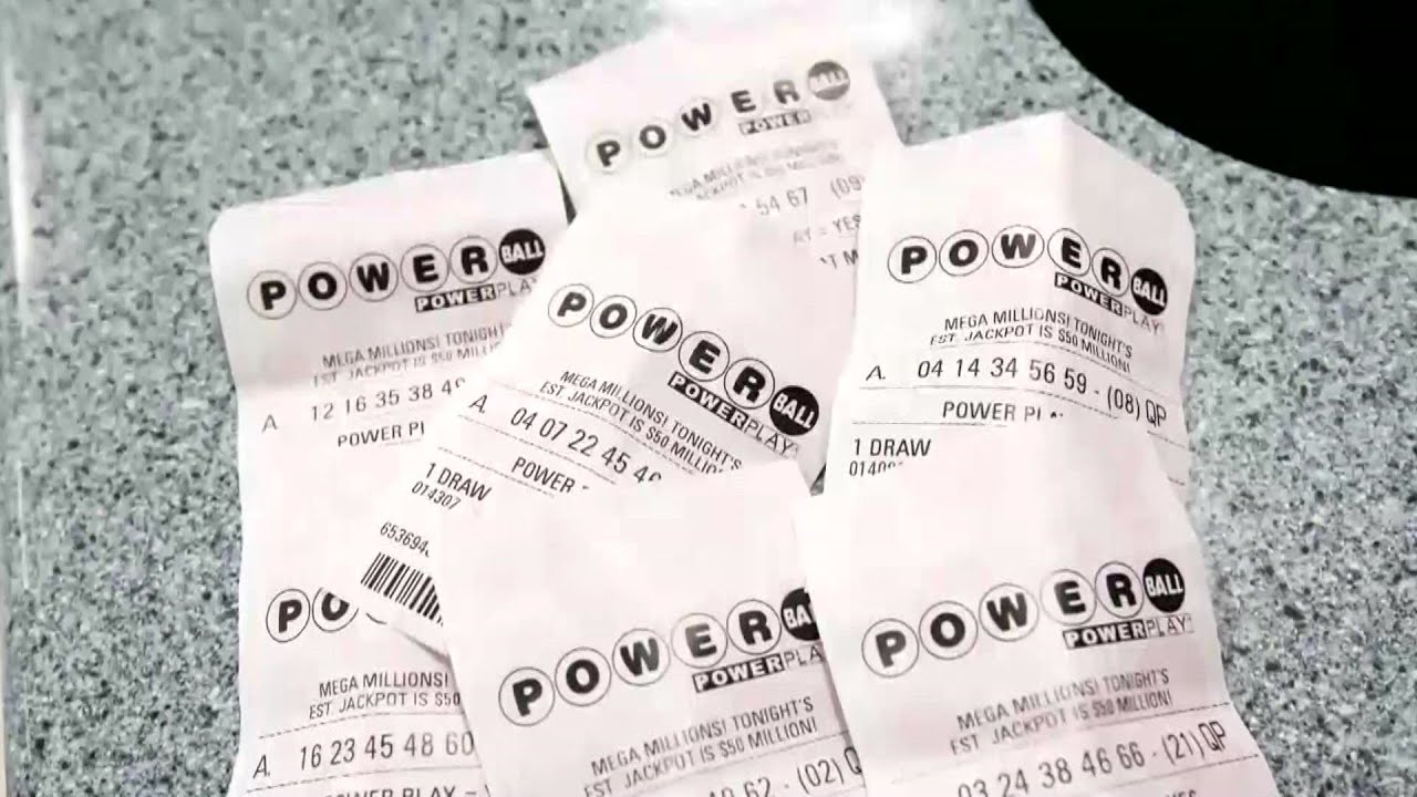 Wisconsin couple claims $316.3 million winning Powerball ticket - YouTube