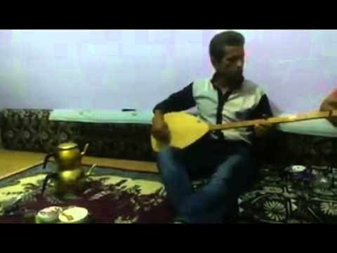 Bağlamayi aglatan adam