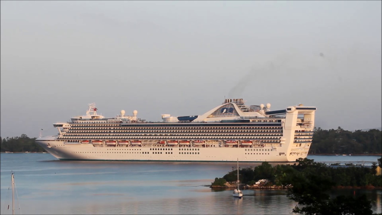 The Golden Princess Entering Port Vila Harbor Vanuatu 2017 - YouTube