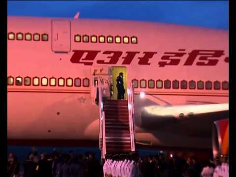 PM arrives at Bunga Raya, Kuala Lumpur Airport | PMO - YouTube