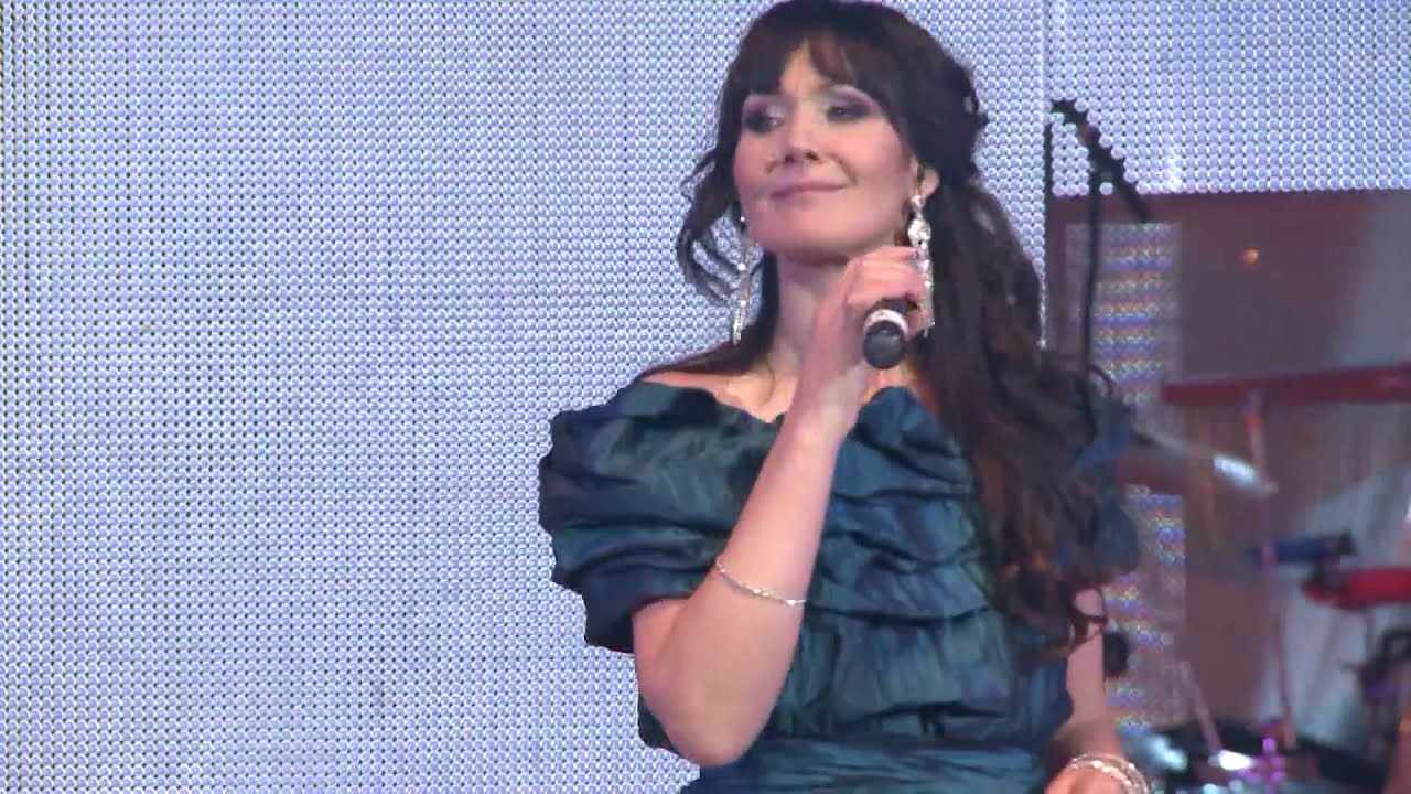 ANISOARA PUICA A doua tinerețe a început / LIVE 2012 - YouTube