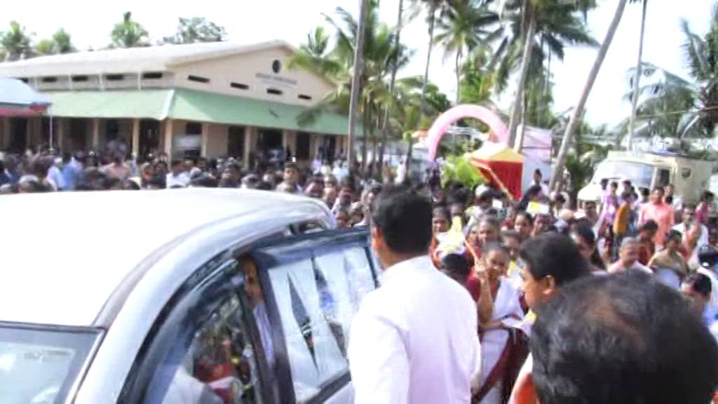 Welcoming HG Mar Joseph Perumthottam at St. Theresa's Church Kavalam ...