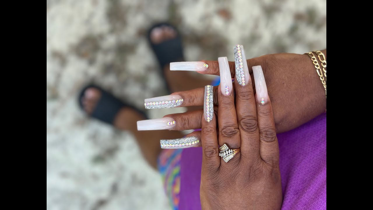 HOW TO DO CURVED NAILS PART 1| NAILMAS DAY 12 - YouTube