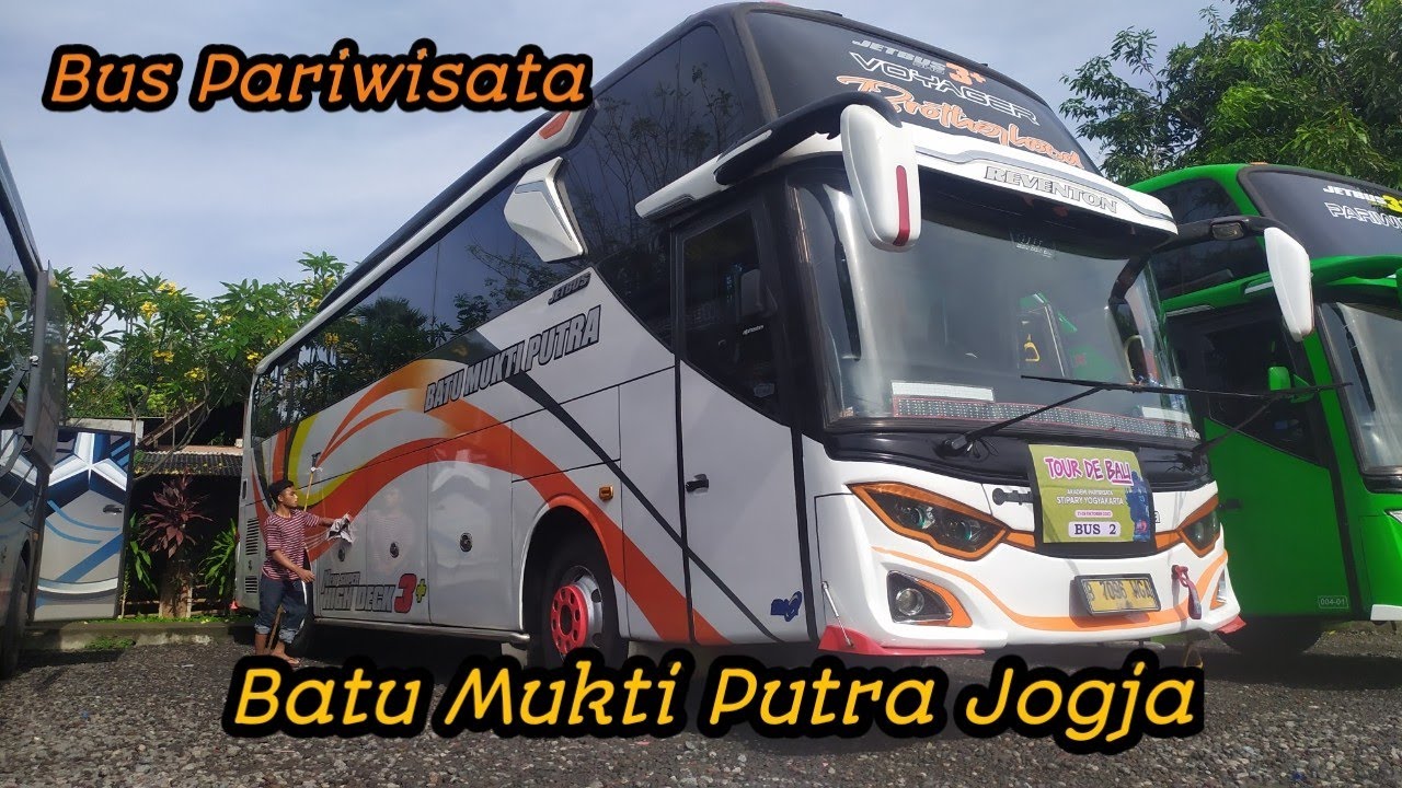 Jarang Ada warna putih.....Bus Pariwisata Adiputro Shd Jb 3+ PO.Batu ...