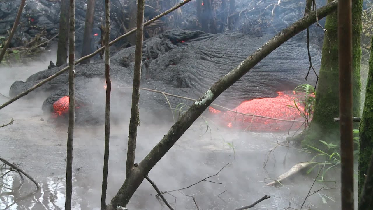 Boiling pond with lava (11-2-2014) - YouTube