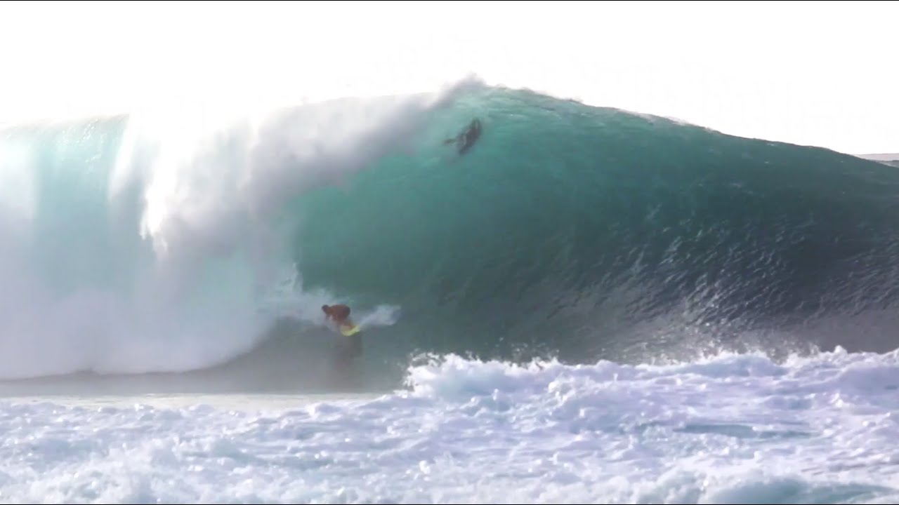 Surfing and Bodyboarding HEAVY Pipeline // Ben Player, Kuko Font & More - YouTube