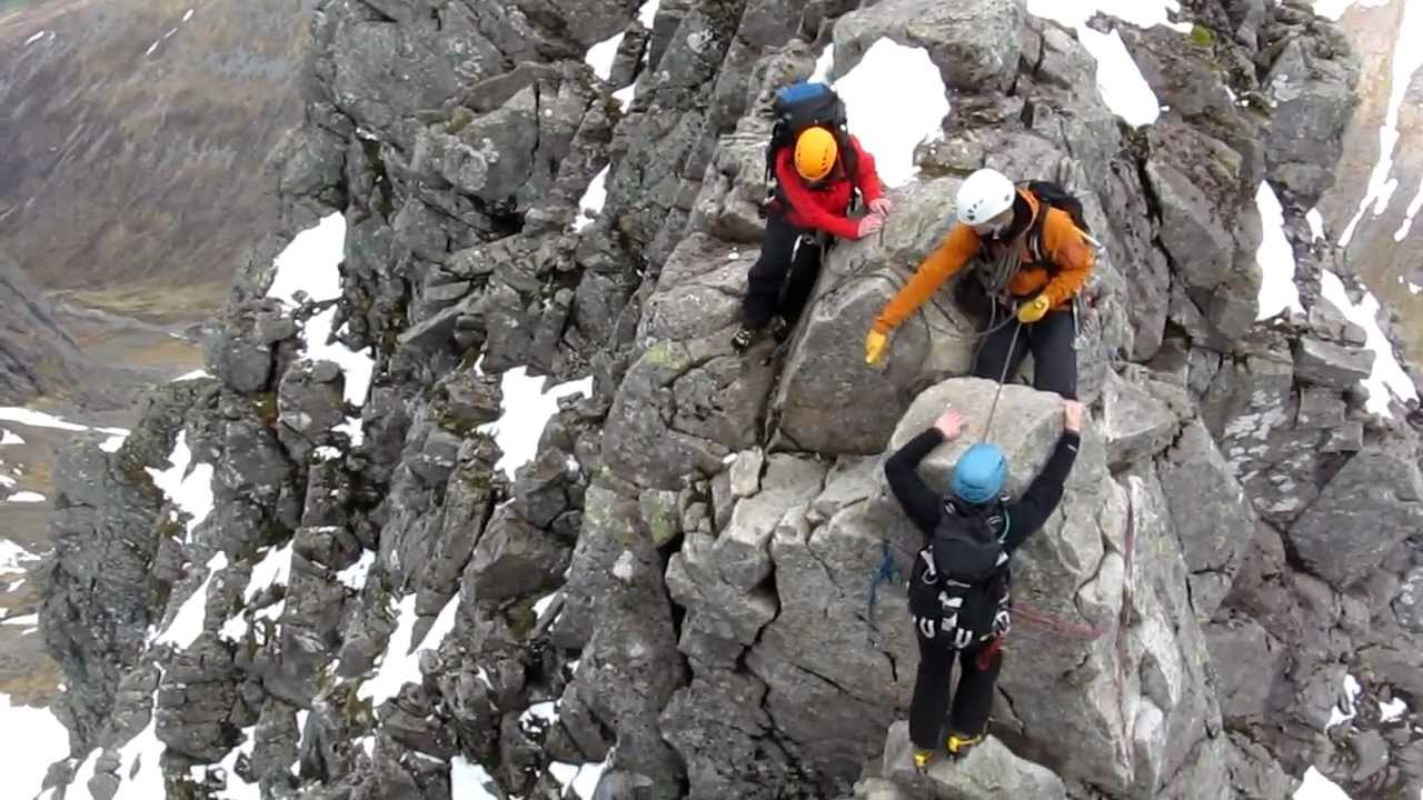 Tower Ridge 3rd May 2010 - Part One (climbing into Tower Gap). - YouTube