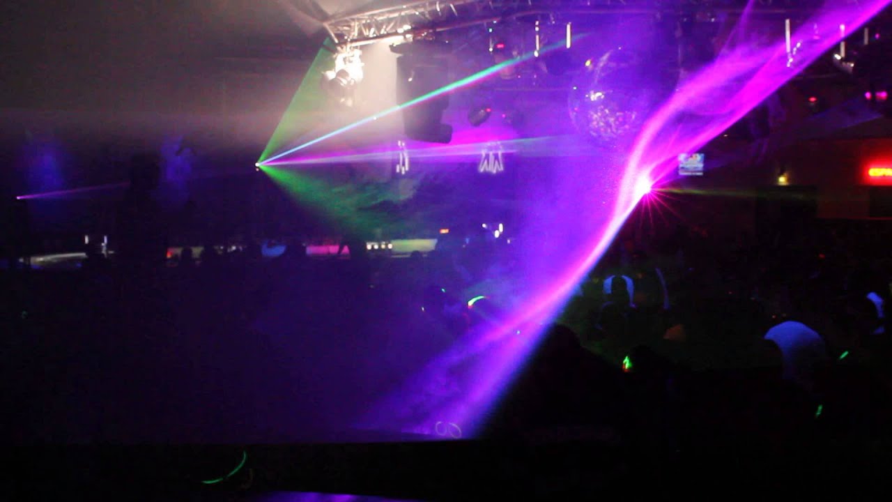 Show Laser 3D Part1/2 @Macumba Lille Englos - YouTube