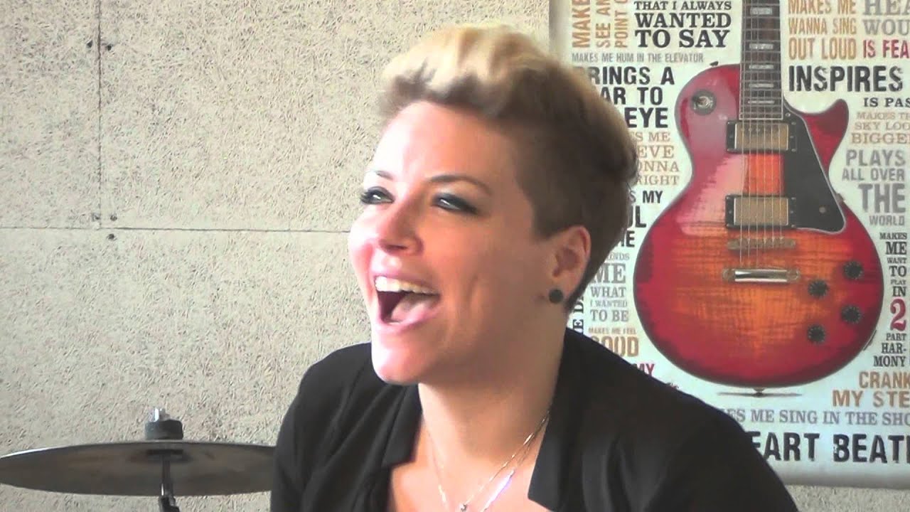 Valerie Amy Winehouse (Laura Ciriaco Cover) - YouTube