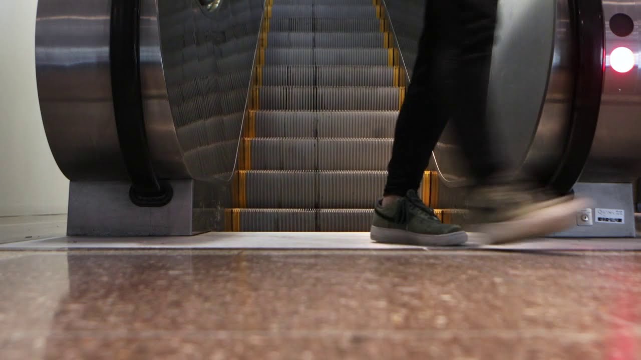 Fun Views - London Underground Elevators with smooth music for your ears! - YouTube