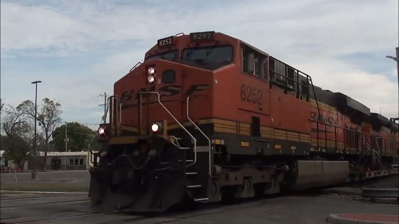 BNSF #6252 Leads EB Mixed Freight with GECX Dash 9. Olathe, KS 10/15/22 - YouTube