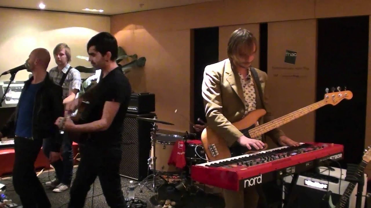 Radiosofa-Fuzzy - YouTube