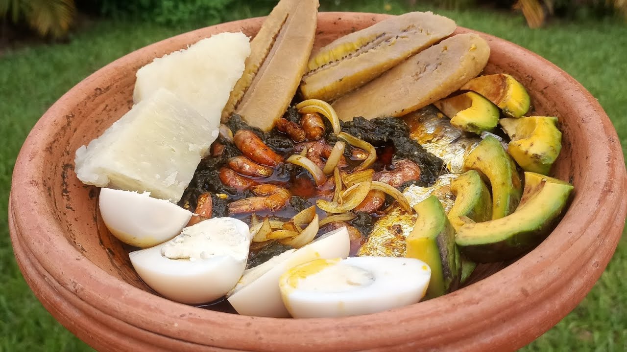 Ampesi & Kontomire Abom | Yam & Plantain With Kontomire(Spinach) Dip ...