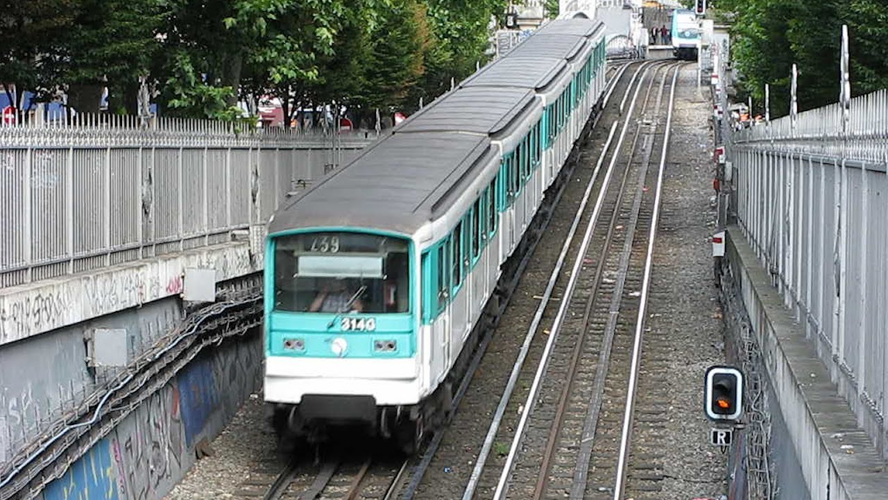 Paris Metro - Line 2 - MF 01 & MF 67 - Barbès-Rochechouart - YouTube