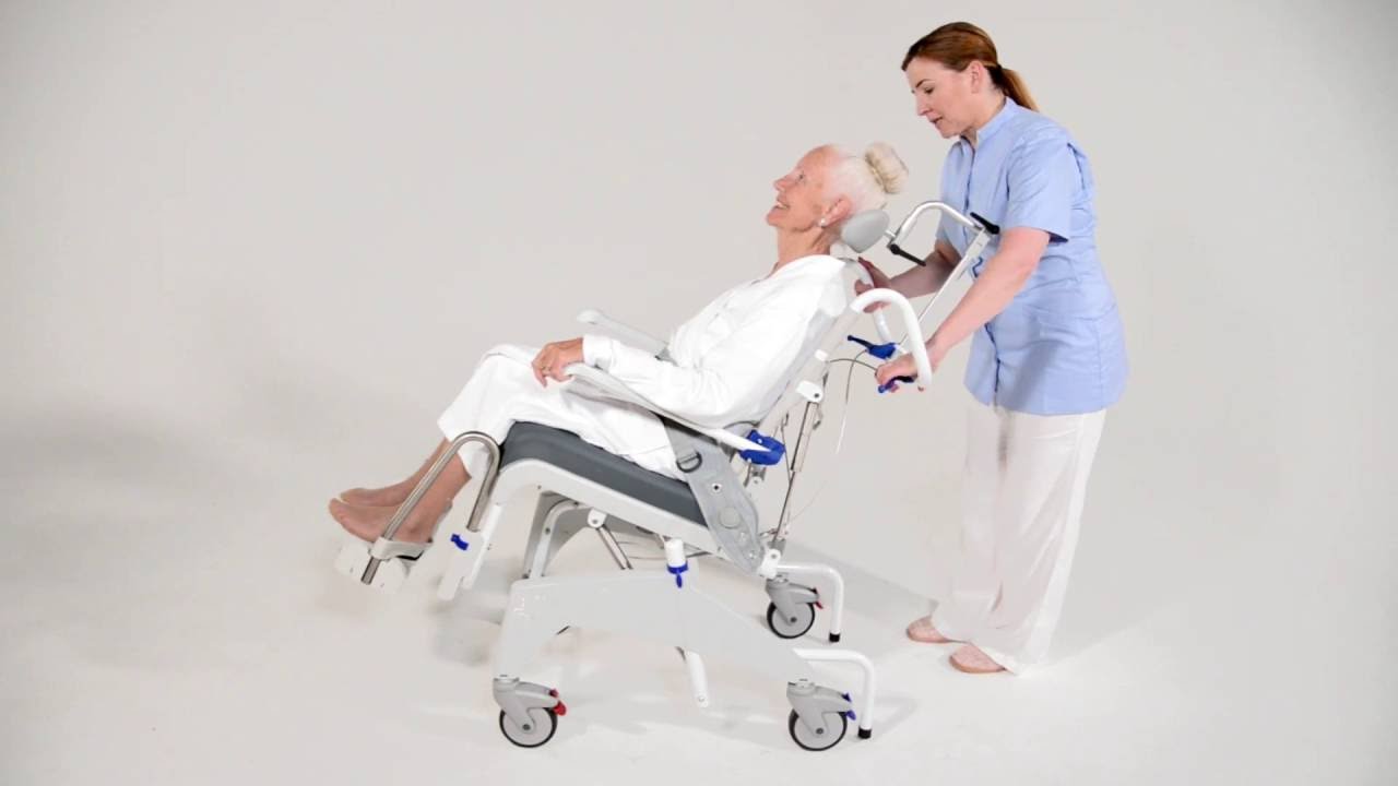 Invacare Aquatec Ocean Dual Vip - La tua sedia doccia ideale - YouTube