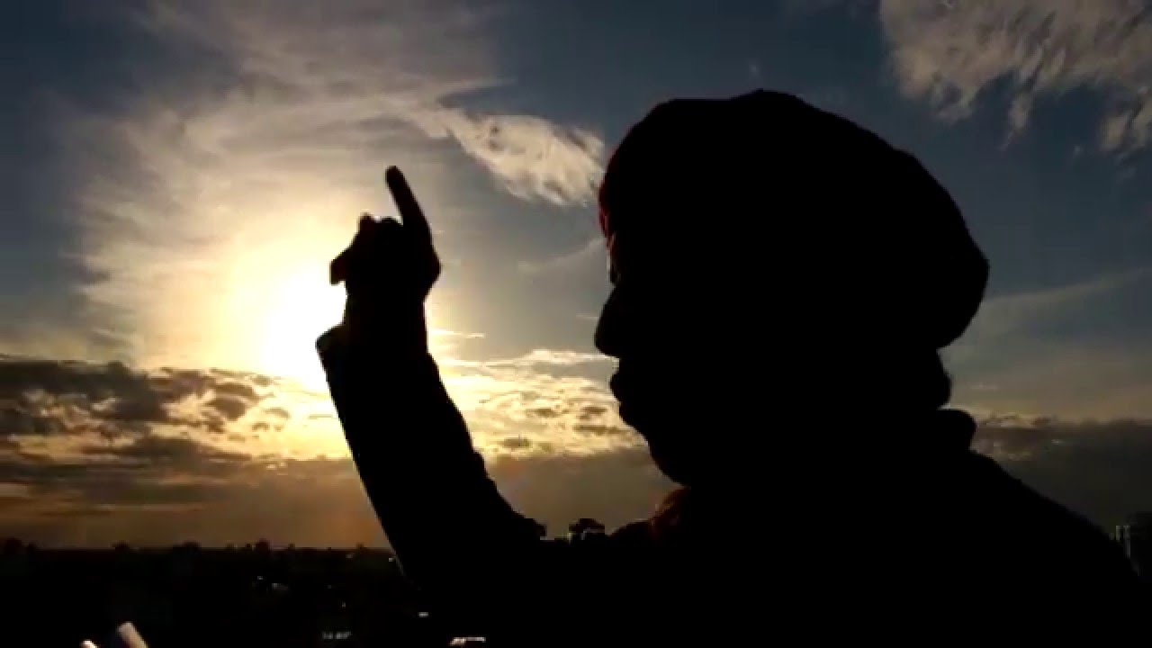 POESIA AUVI LA FURIA DEL LIBRO Guillermo de Posfay - YouTube