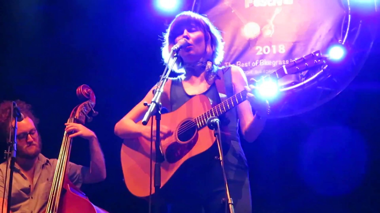 MOLLY TUTTLE - RAIN AND SNOW - LIVE BLUEGRASS FESTIVAL DE LAROCHE SUR ...