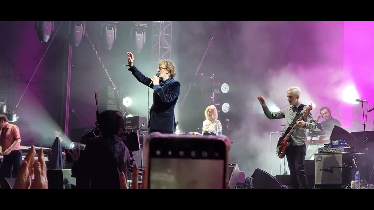 Pulp - live in Hong Kong Clockenflap - 2023-12-02 - Common People - YouTube